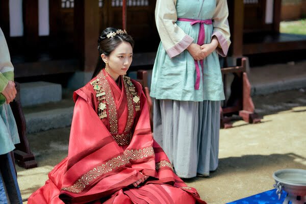 "Moon In The Day" Starring Pyo Ye Jin And Kim Young Dae | Episode Stills